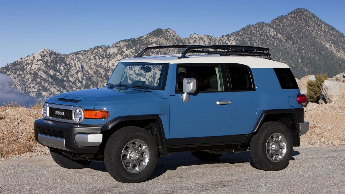 15 Reasons To Bring Back The Toyota FJ Cruiser ASAP