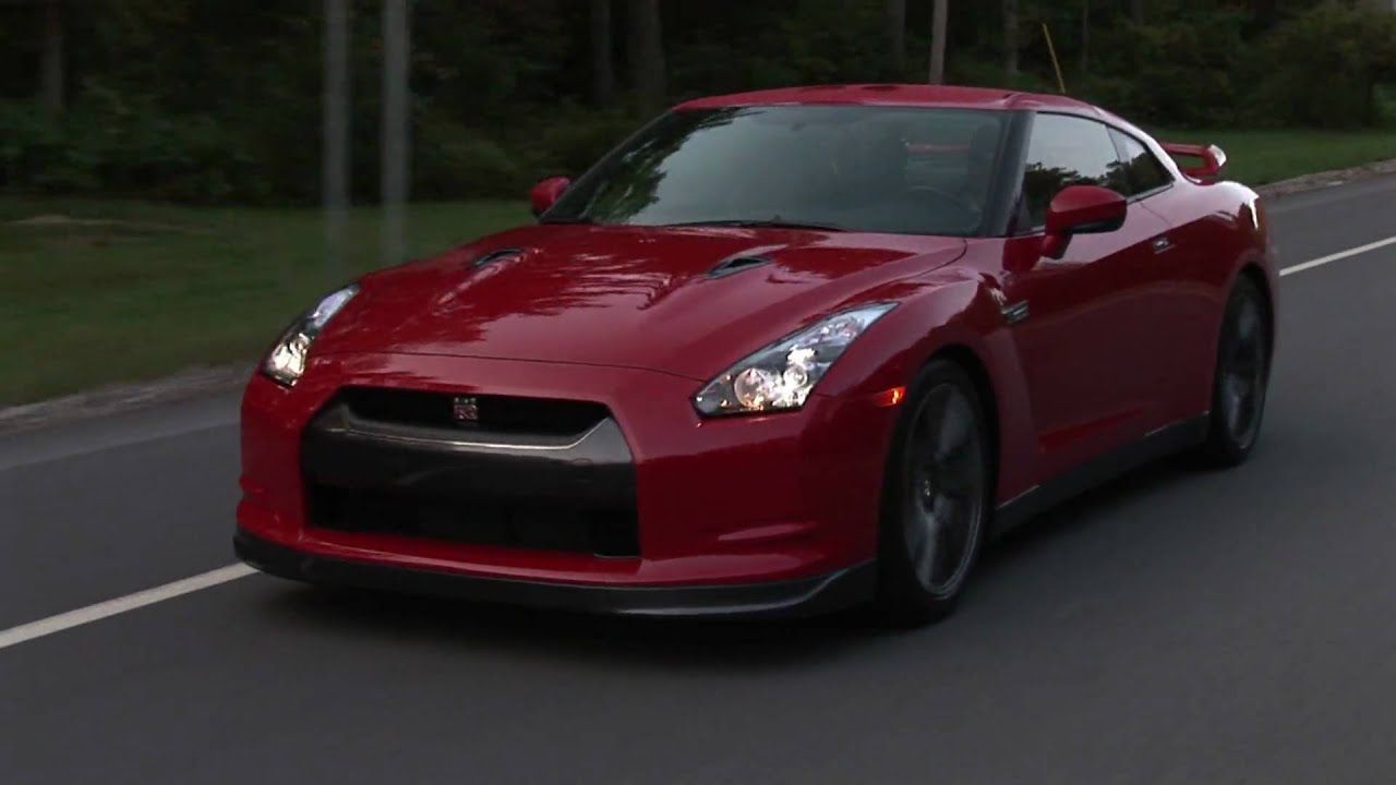 14 Pics Showing The Nissan GTR's Evolution