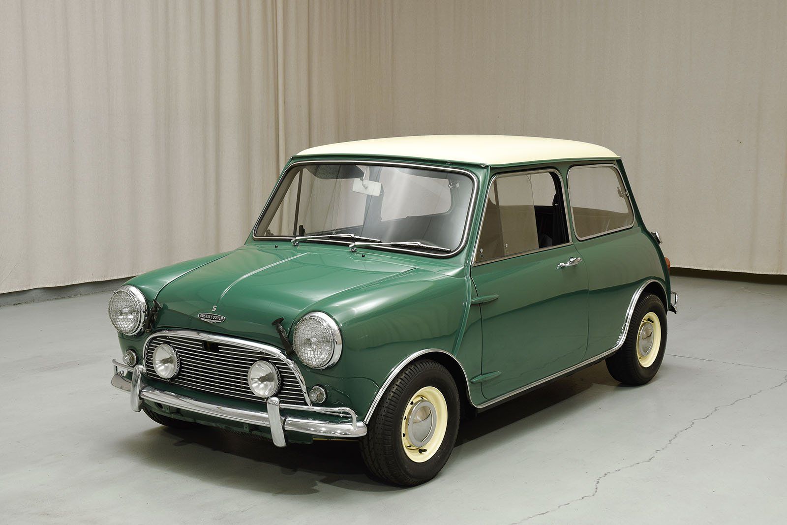 15 British Cars That We Wish We'd Had In The USA