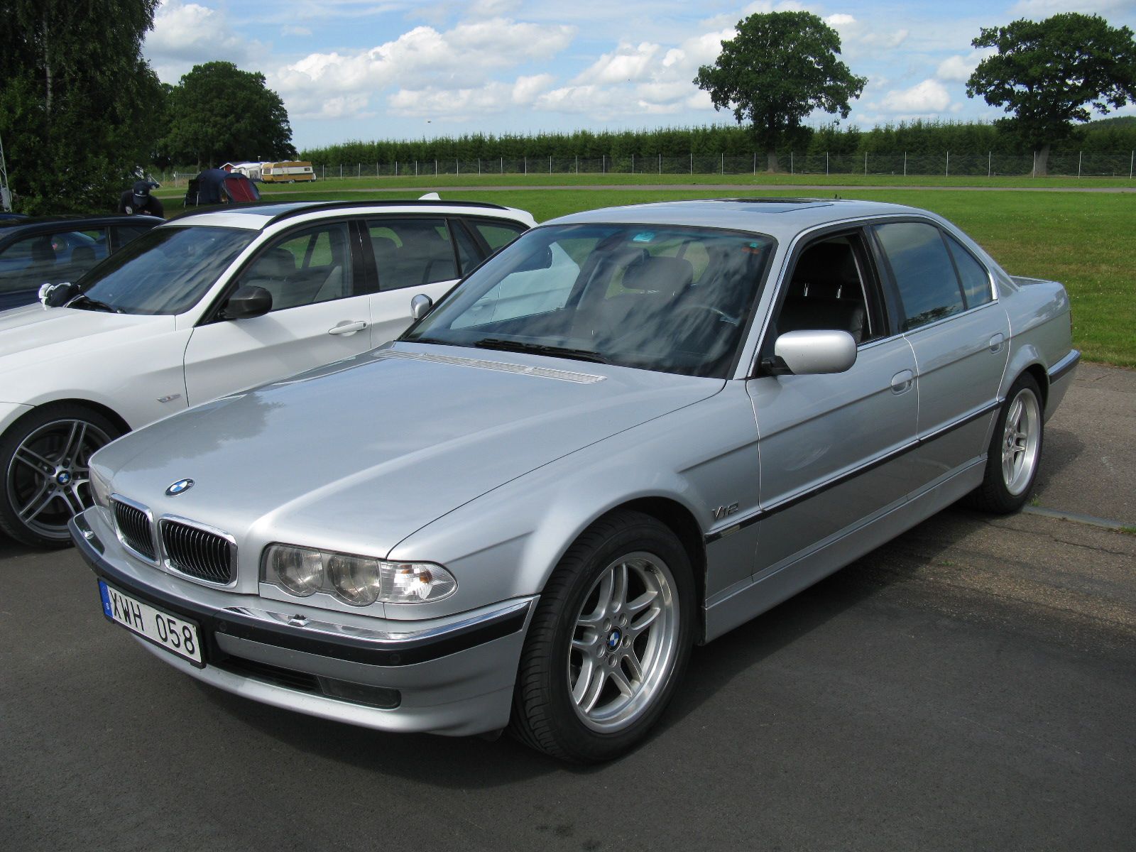 15 Luxury Cars Of The Early 2000s You Can Buy For Pretty Cheap