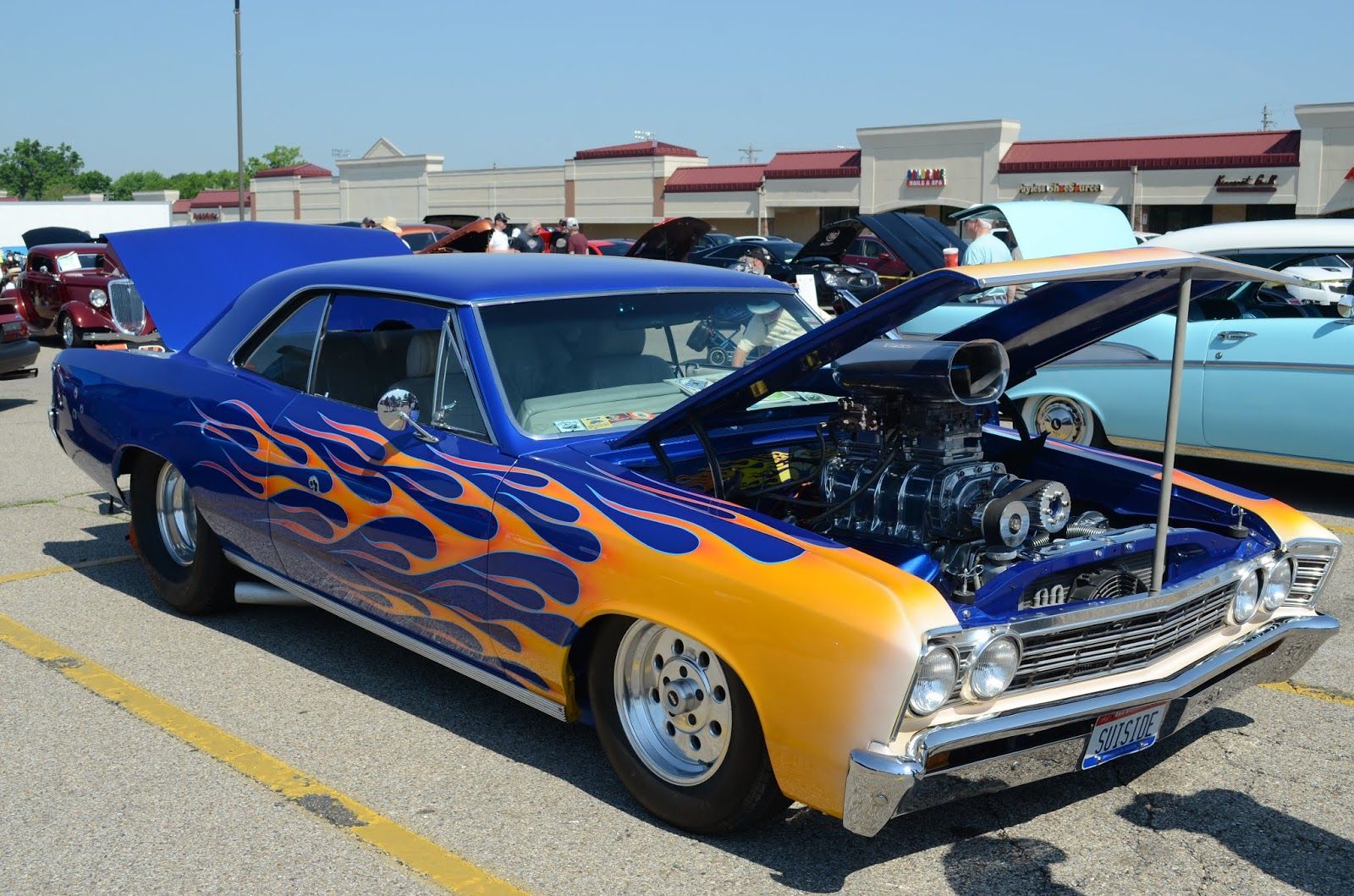 15 Sick Photos Of People's Modified Old Cars