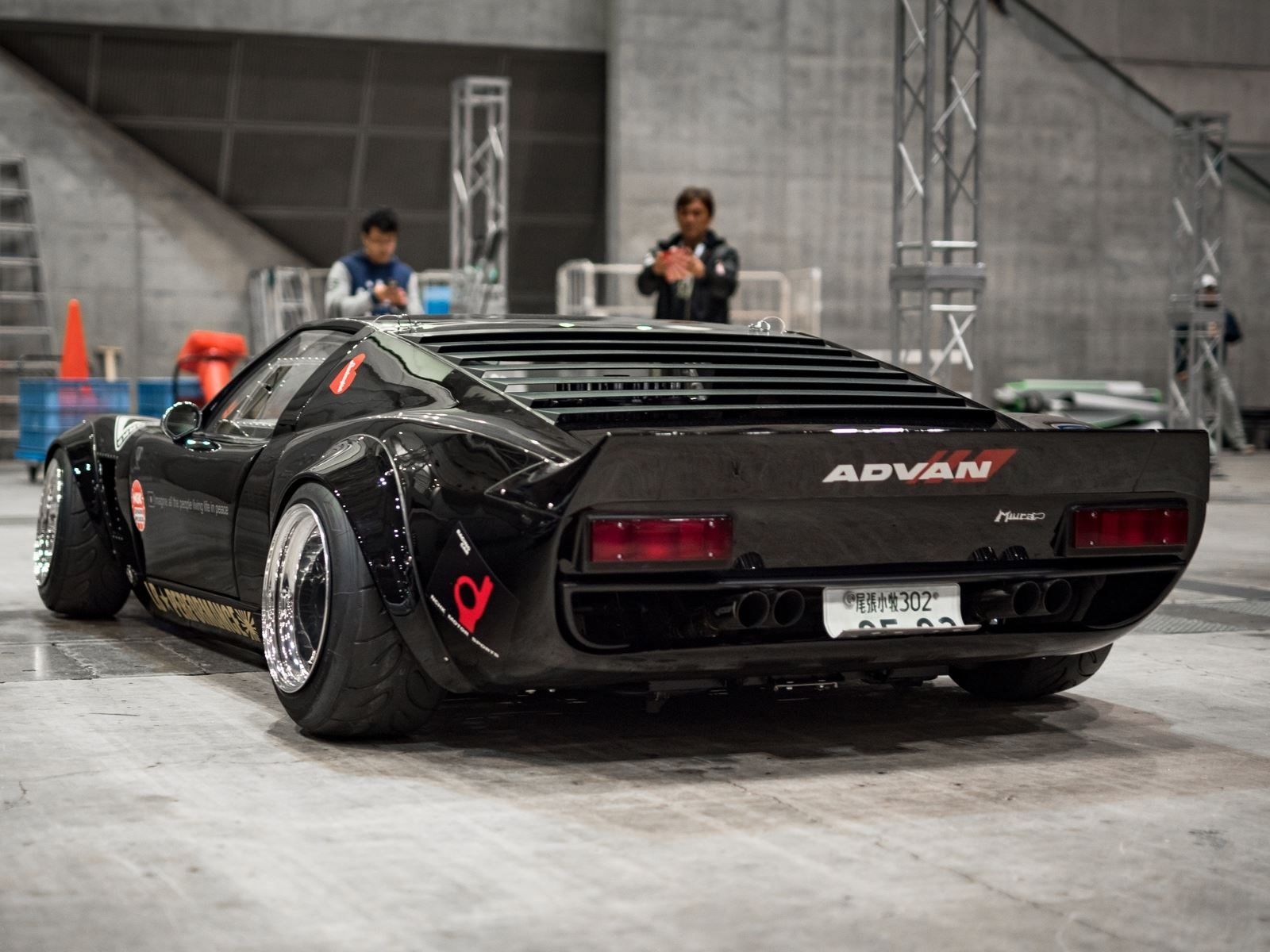 15 Sick Photos Of People's Modified Old Cars