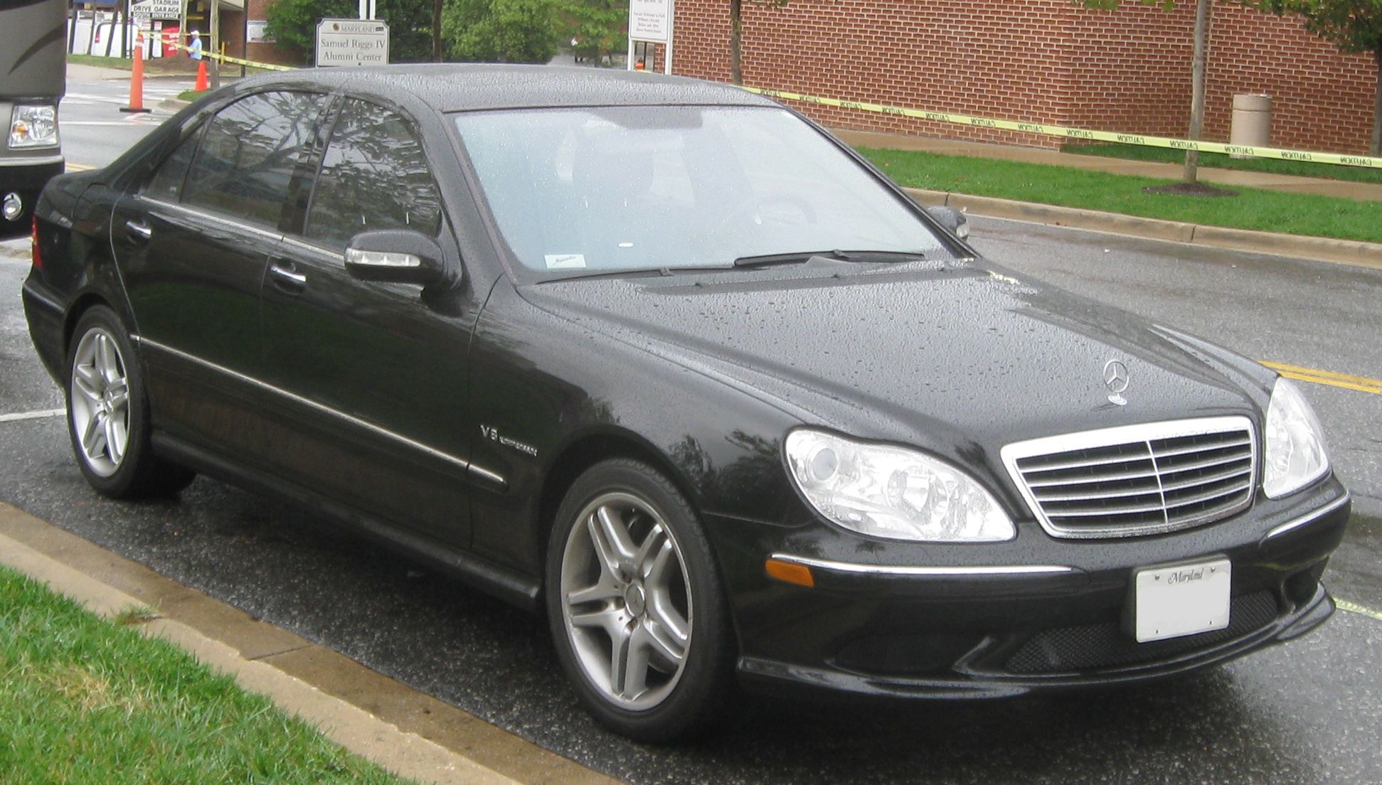 15 Luxury Cars Of The Early 2000s You Can Buy For Pretty Cheap