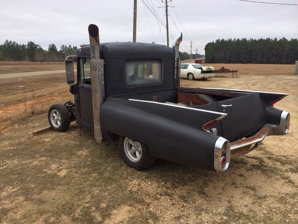 15 Photos Of Ugly, Weird, And Wonderful Modified Trucks