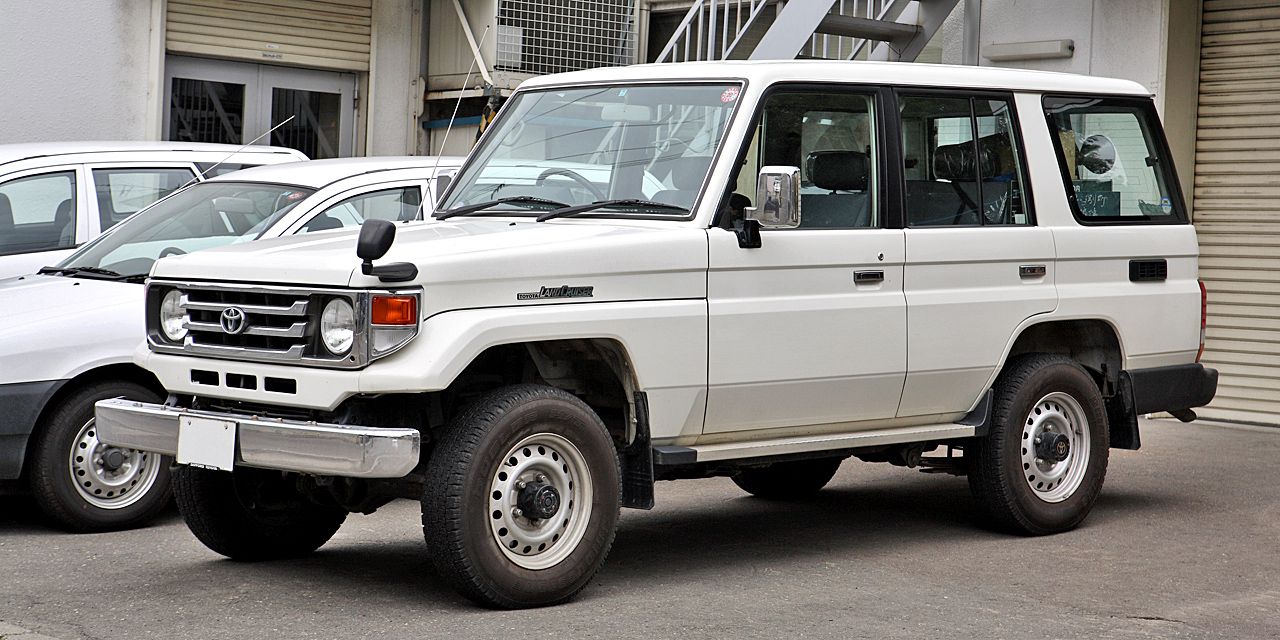 15 Photos Showing How Much The Toyota Land Cruiser Has Changed In 40 Years