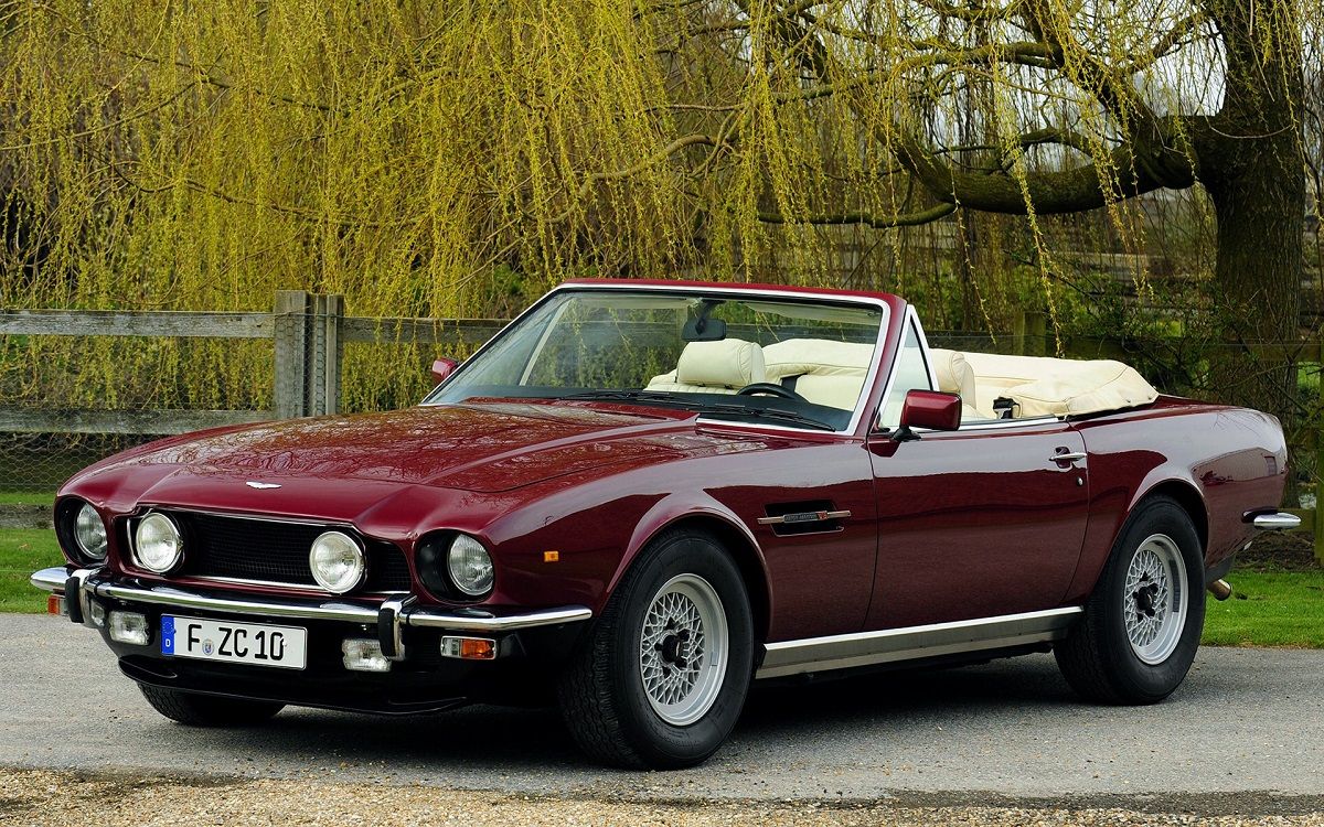 15 Fastest Classic Cars We'd Collect Today