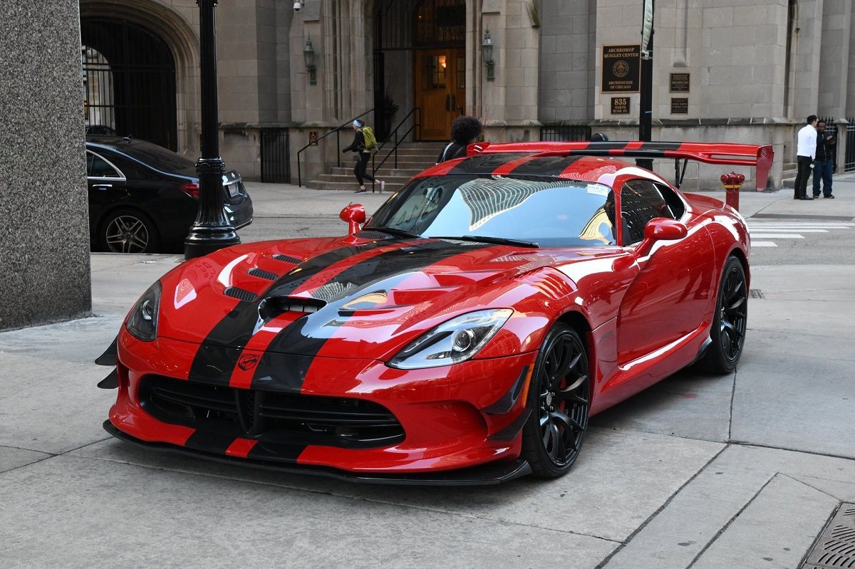15 Pics That Show How Much The Dodge Viper Has Changed In 30 Years