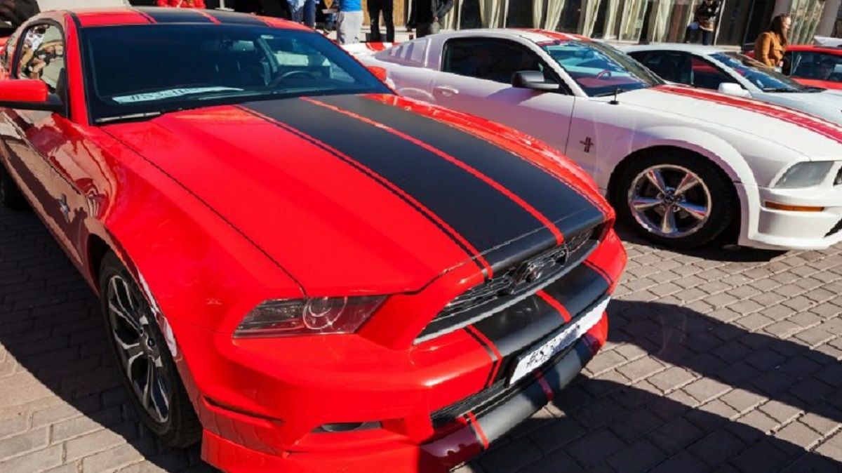 15 Custom Car Tweaks That’ll Lower Your Resale Value Fast