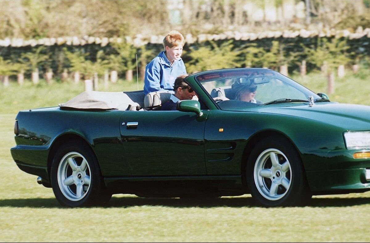 14 Regal Photos Of The Royal Family And Their Cars