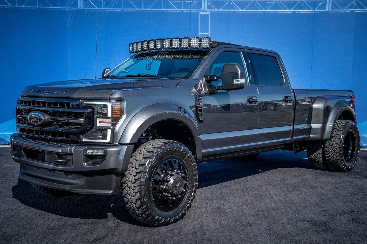 15 Larger Than Life Photos Of The Ford F-450 We Simply Can’t Get Enough Of
