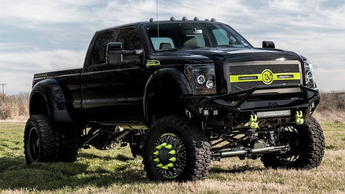 15 Larger Than Life Photos Of The Ford F-450 We Simply Can’t Get Enough Of