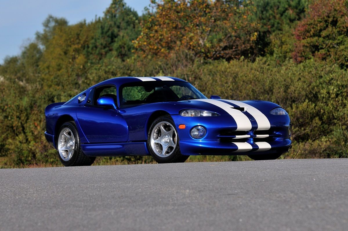 15 Pics That Show How Much The Dodge Viper Has Changed In 30 Years
