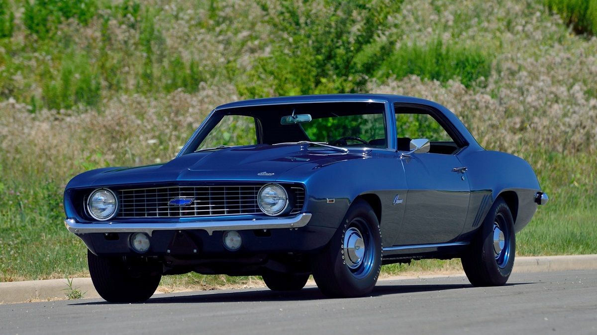 15 Fastest Classic Cars We'd Collect Today