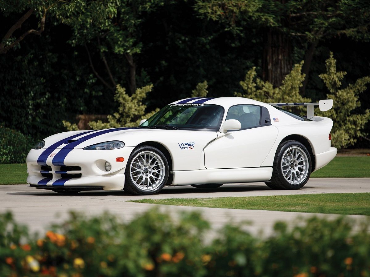 15 Pics That Show How Much The Dodge Viper Has Changed In 30 Years