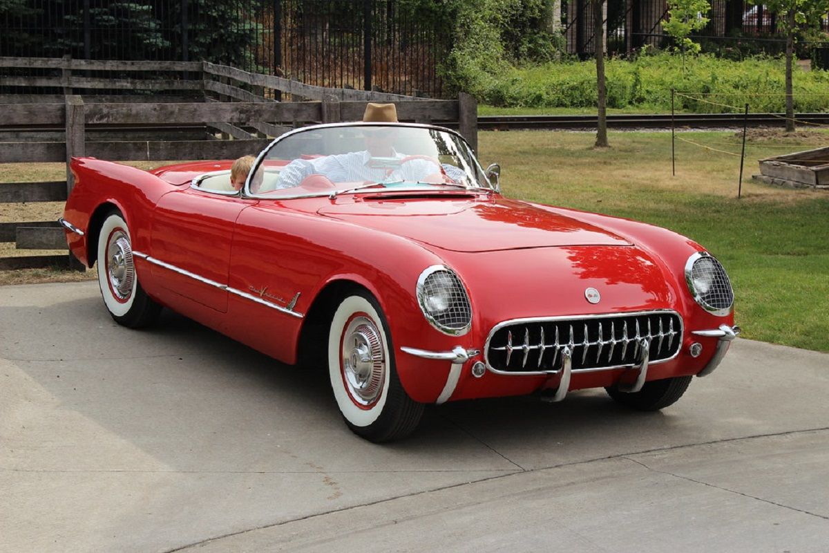 15 Photos That Show Truly How Beautiful A 'Vette Is