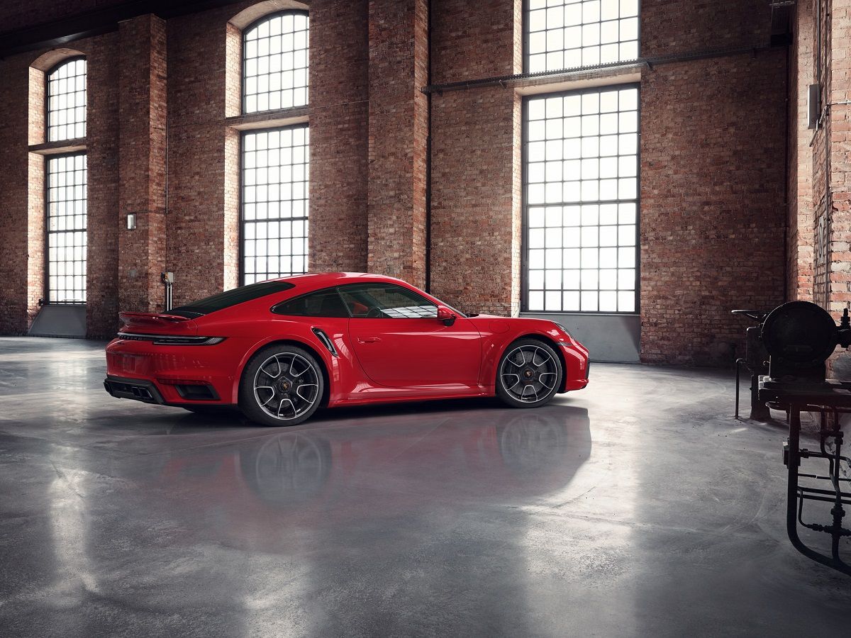 15 Stunning Photos Of The 2020 Porsche 911 Turbo S