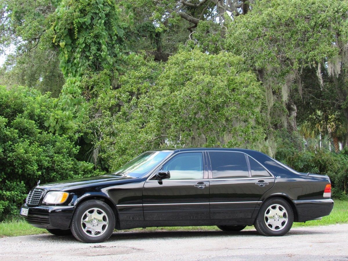 10 Cheap (And 5 Unaffordable) Cars That Can Reach 150 MPH