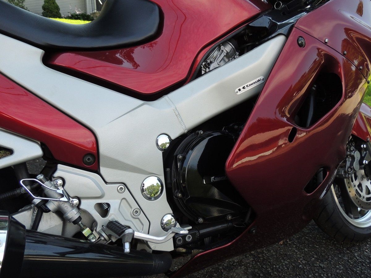 15 Reasons Why The Kawasaki Ninja ZX-11/ZZ-R1100 Is A Legend