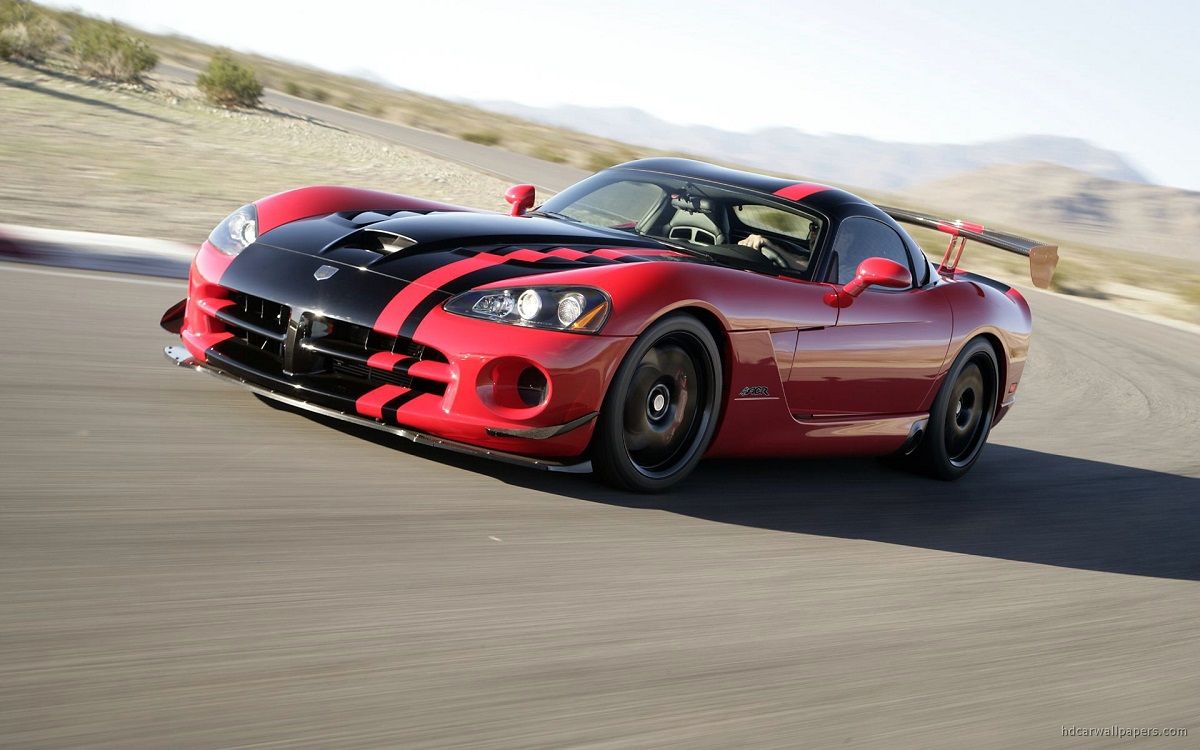 15 Pics That Show How Much The Dodge Viper Has Changed In 30 Years