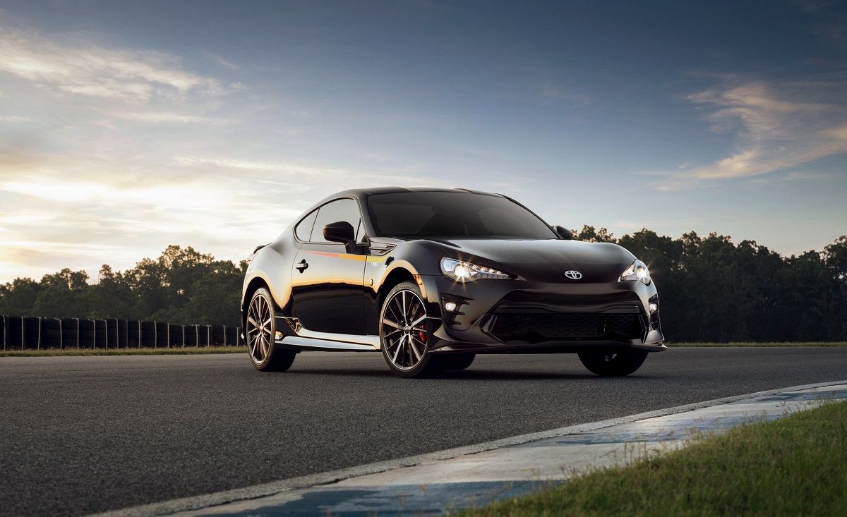 15 Super Lightweight Sports Cars We Would Love To Take To The Track