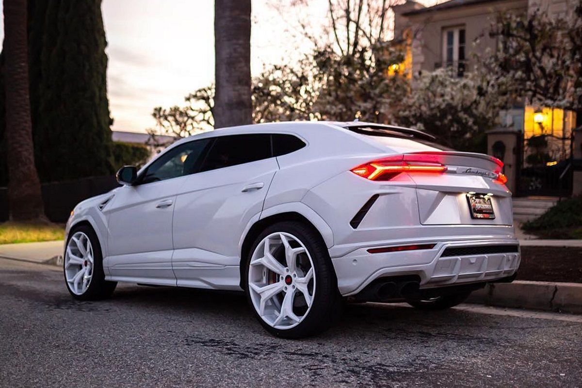 15 Sick Pics Of Custom Lamborghini Urus