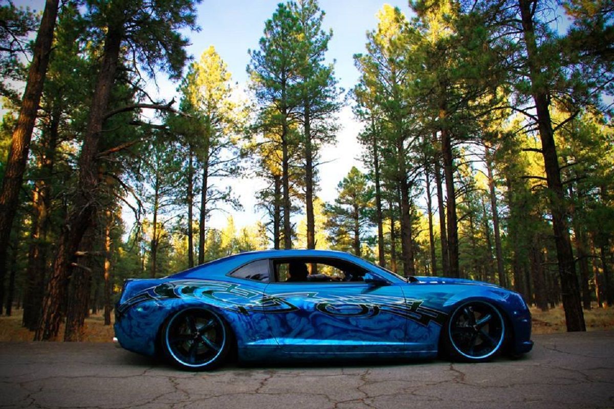 15 Pics Of Camaros In Sick Car Wraps