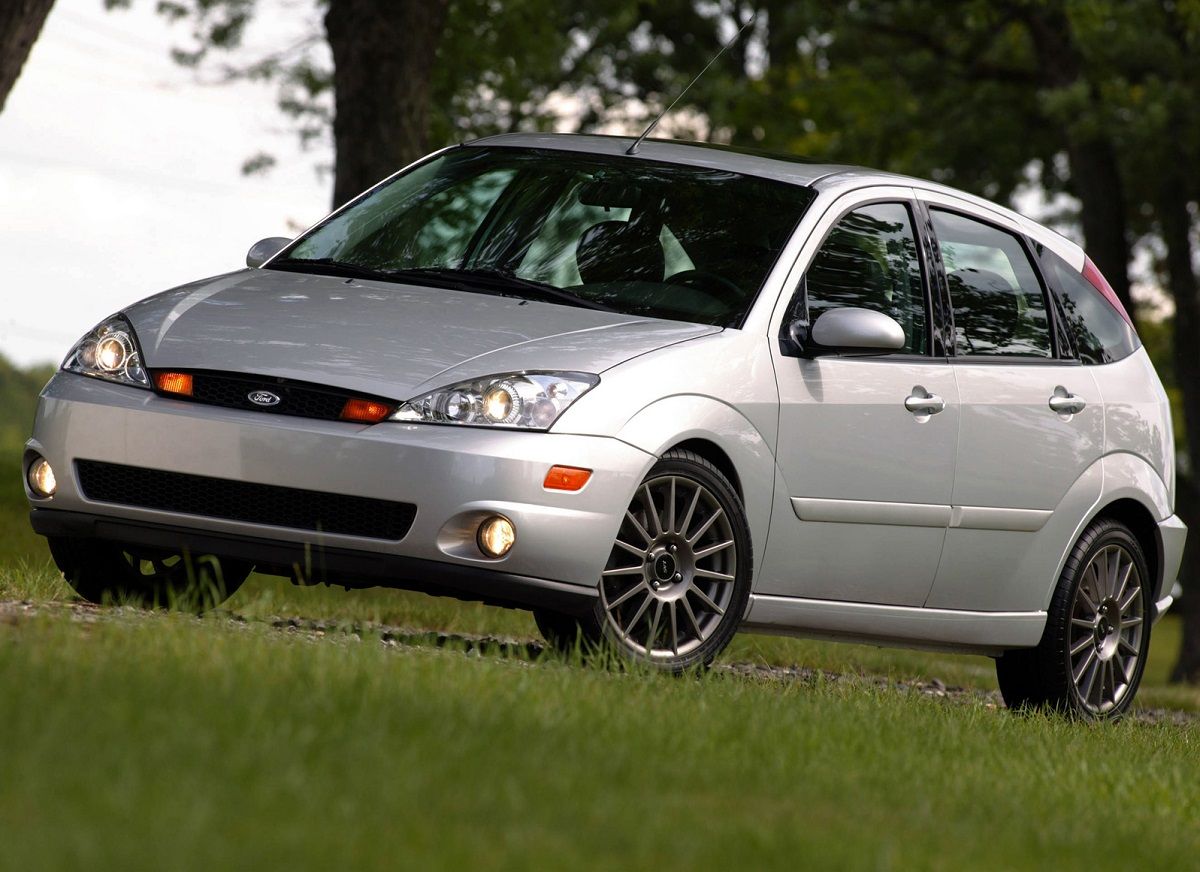 10 Fastest (And 5 Slowest) Cars From America In The Last 20 Years
