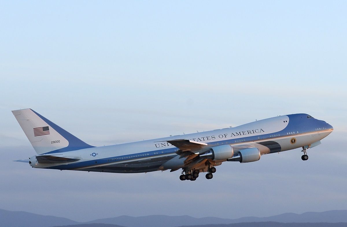 15 Stunning Images Of The Evolution Of Air Force One