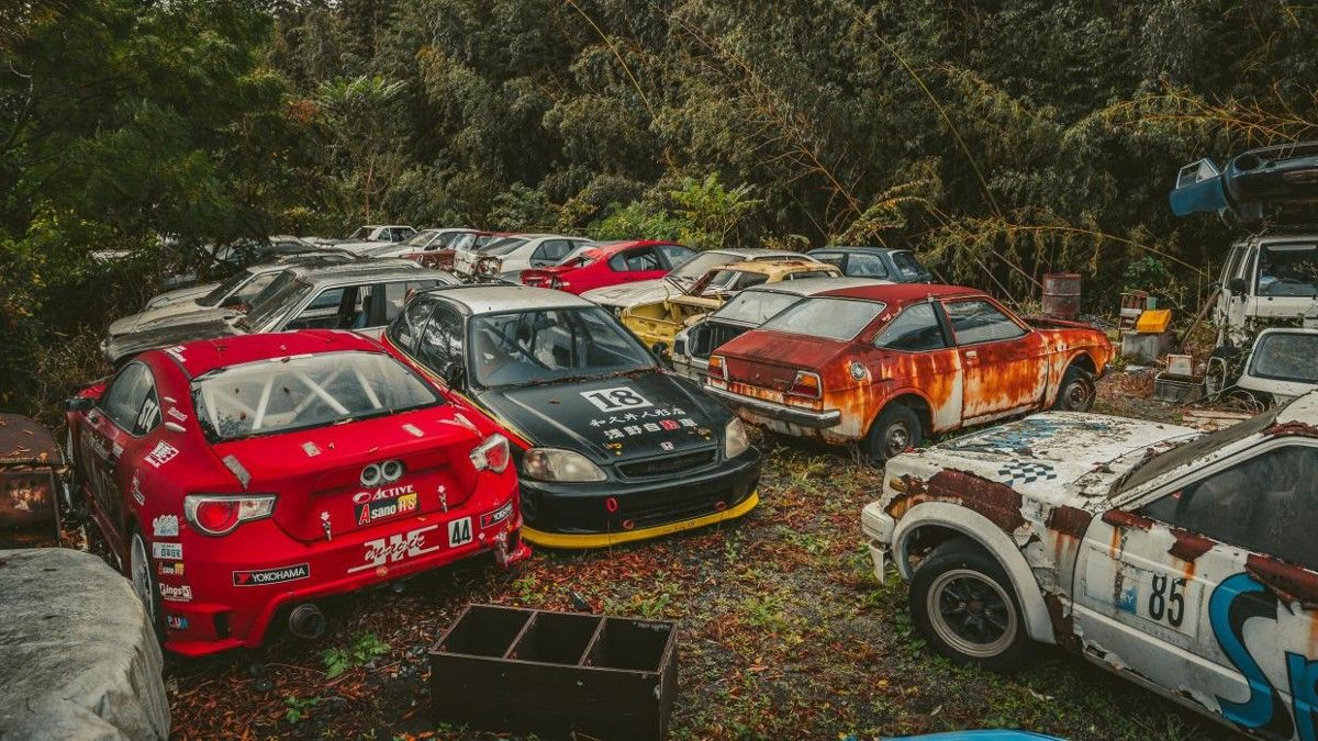 15 Fascinating Facts About Japan's Unbelievable Car Graveyard