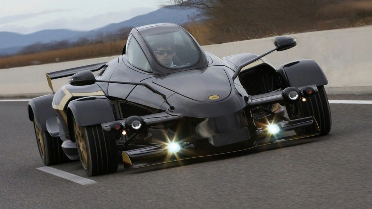 15 Super Lightweight Sports Cars We Would Love To Take To The Track