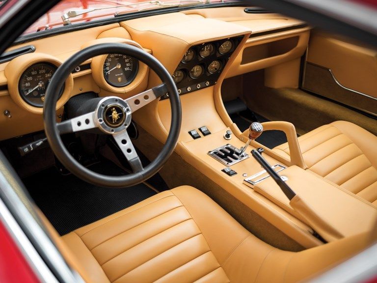 10 Ugliest Car Interiors Ever Made (5 That Are Stunning)
