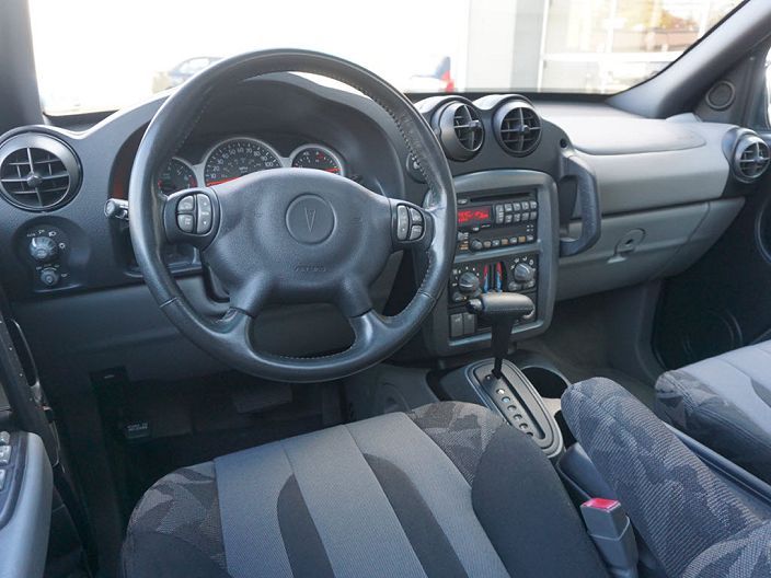 10 Ugliest Car Interiors Ever Made (5 That Are Stunning)