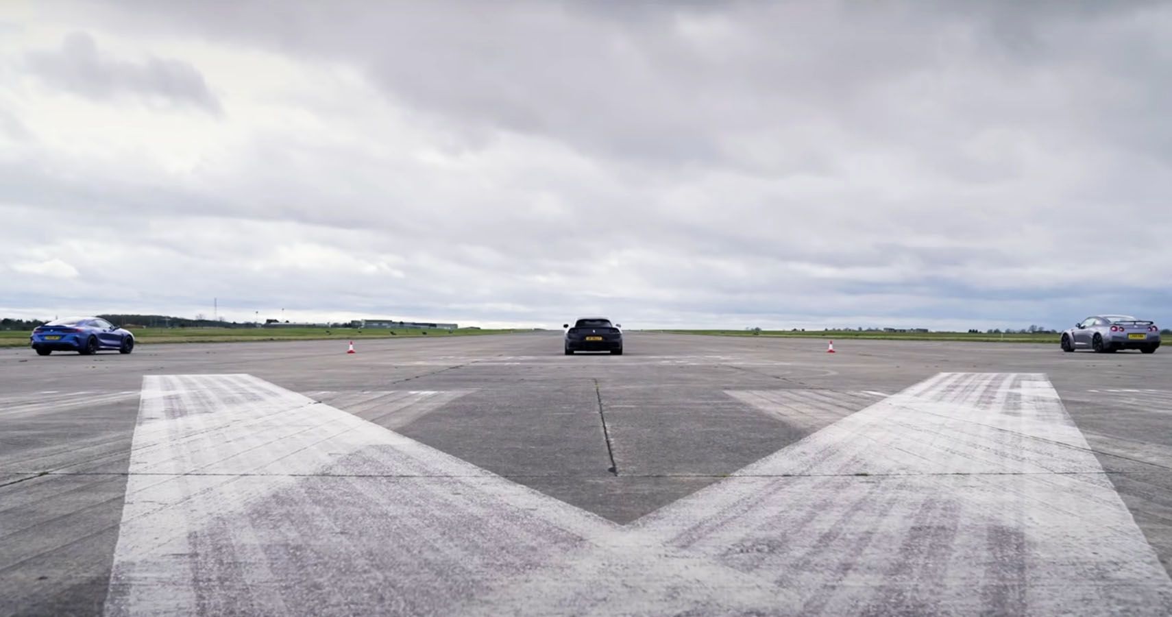 Let's Race! BMW M8 Vs Ferrari GTC4Lusso Vs Nissan GT-R
