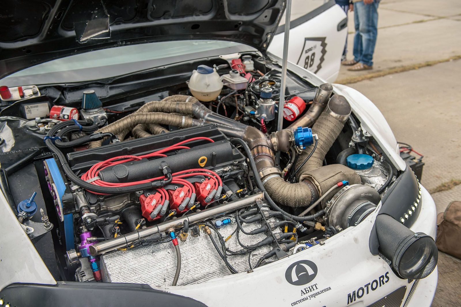 15 Pics Of Cars With Modified Engines Every Gearhead Needs To See