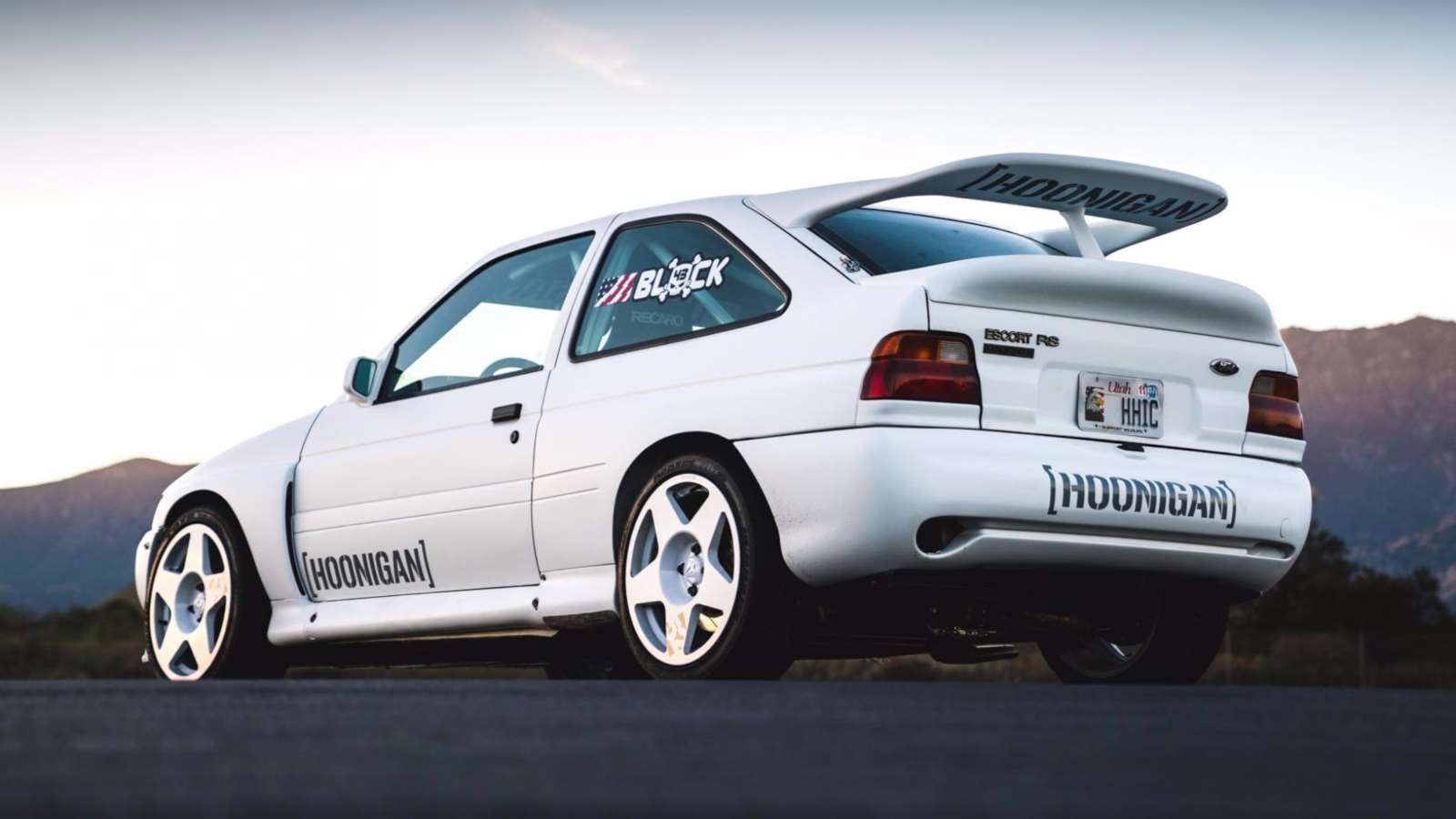 15 Fast Cars Fitted With Massive Wings From The Factory