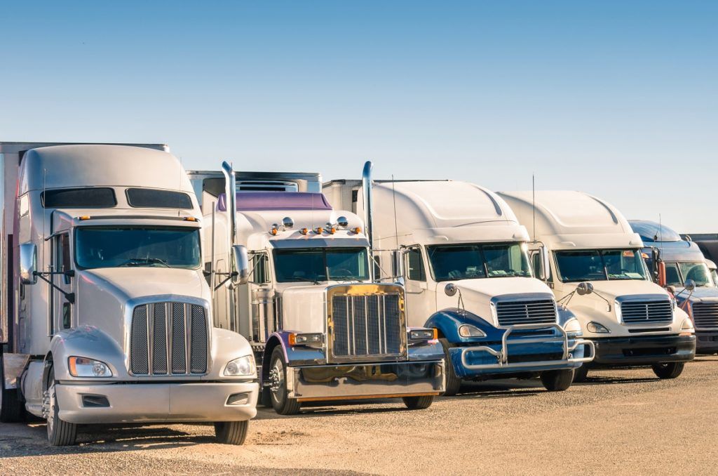 15 Things No One Tells You About Long-Haul Truckers