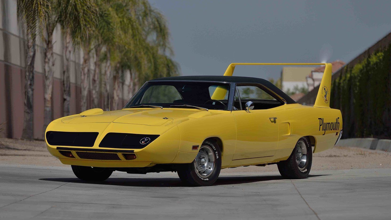 10 Cars That Look Amazing In Yellow (5 That Look Hideous)