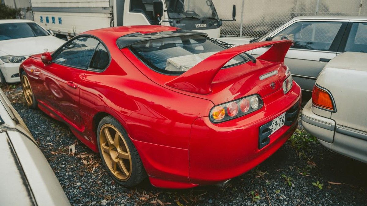 15 Fascinating Facts About Japan's Unbelievable Car Graveyard