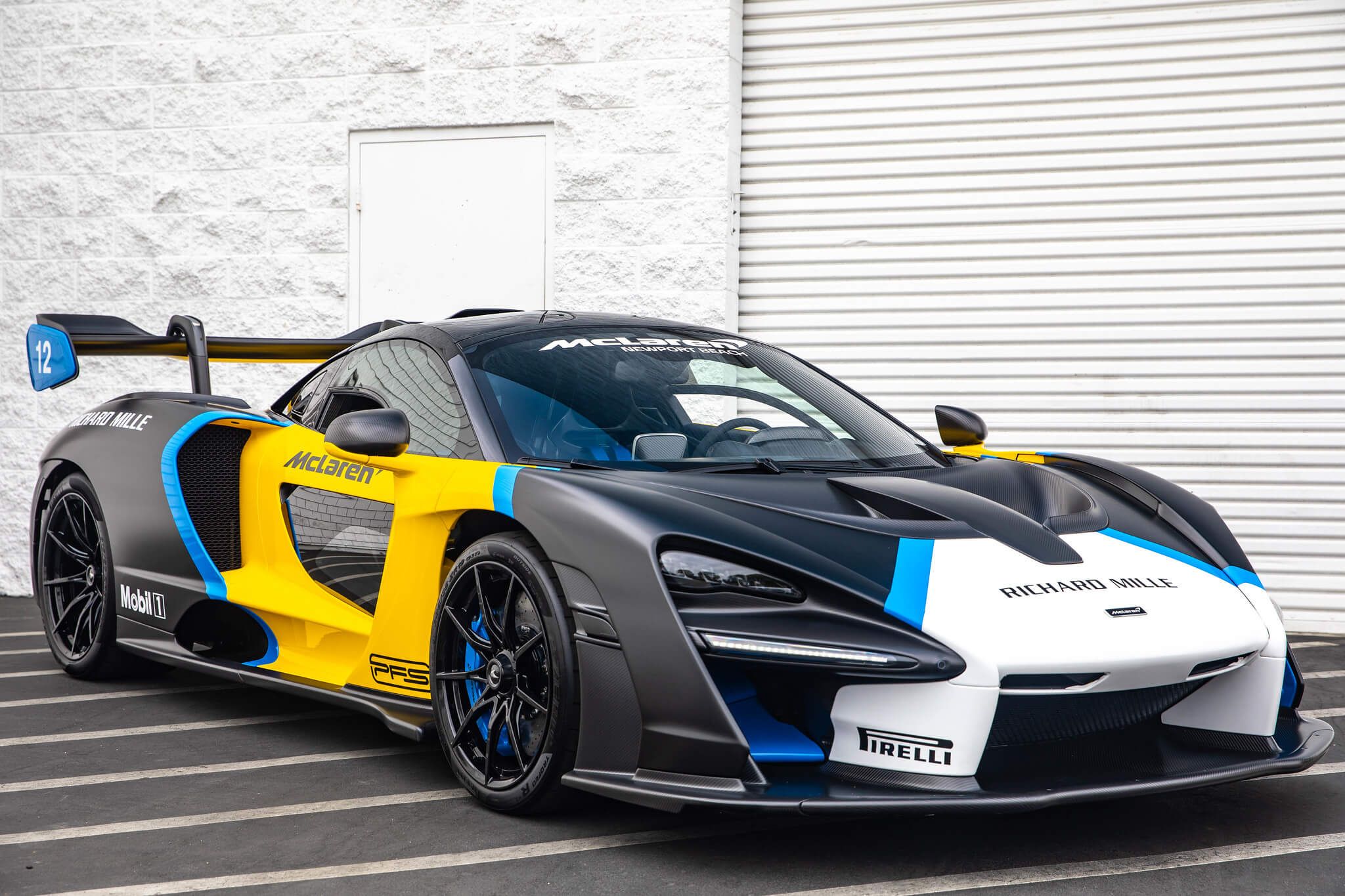 15 Photos Of Supercar Vinyl Wraps That Paid Off