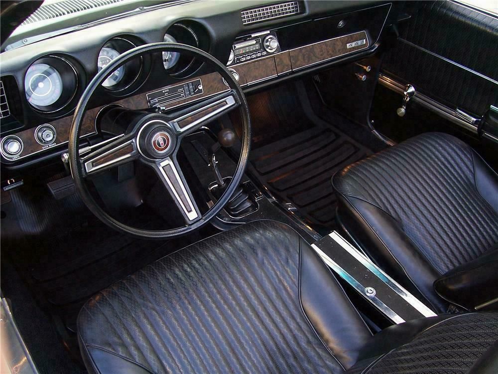 15 Nostalgic Photos Of Classic Muscle Car Interiors