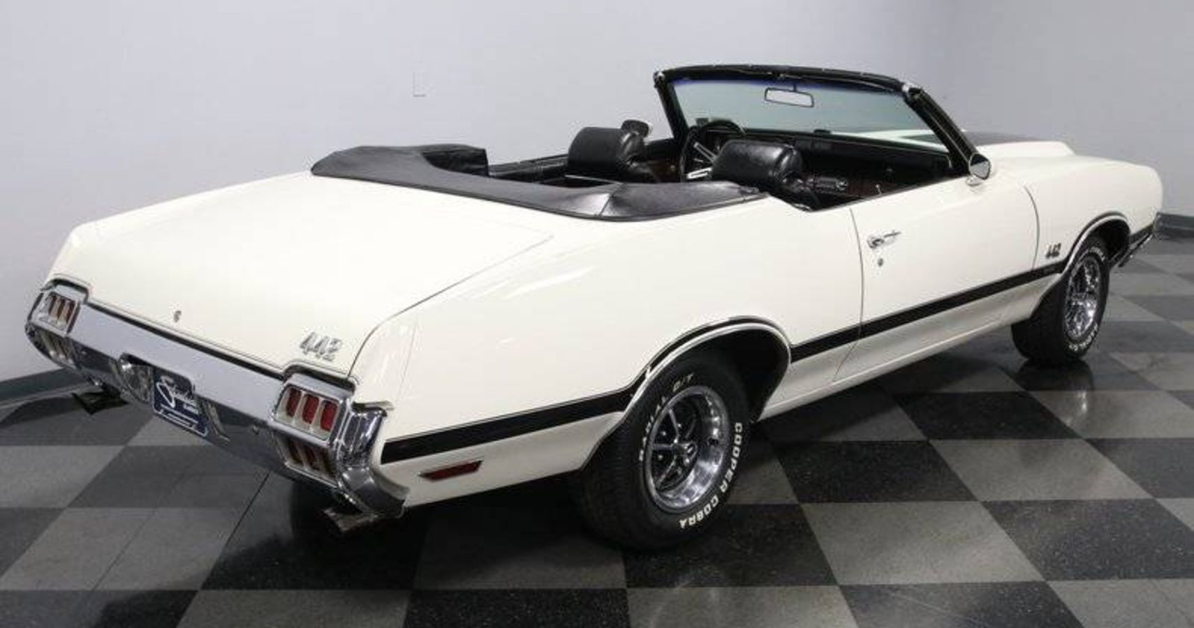 Check Out This 1-Of-113 1972 Oldsmobile 442 W-30 Convertible