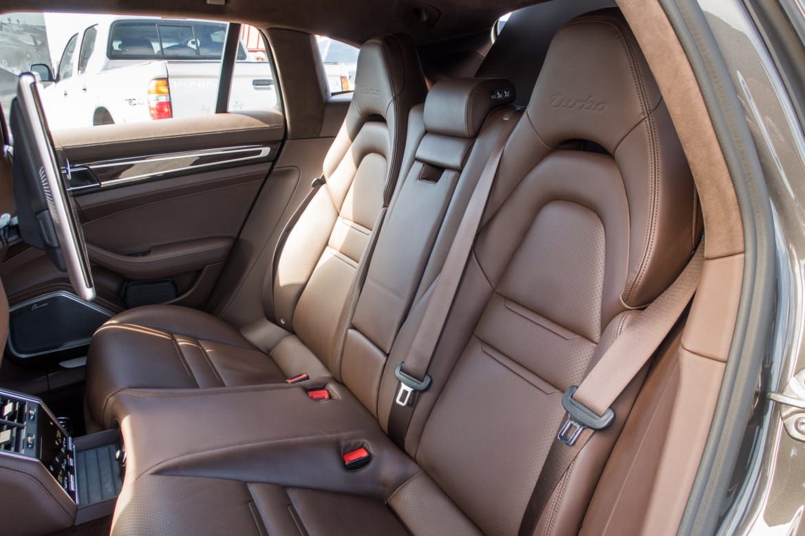 These Are The 10 Coolest Features Of The Porsche Panamera Turbo