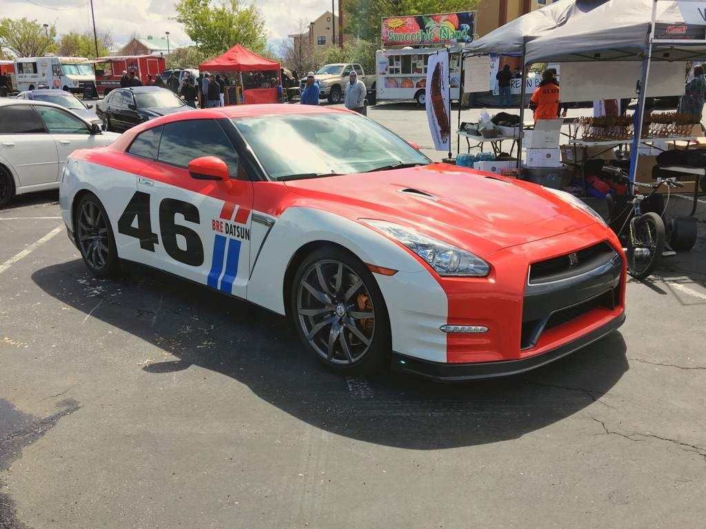 15 Photos Of Supercar Vinyl Wraps That Paid Off