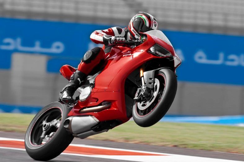 15 Street Legal Superbikes That Take Less Than 3 Seconds To 60 MPH