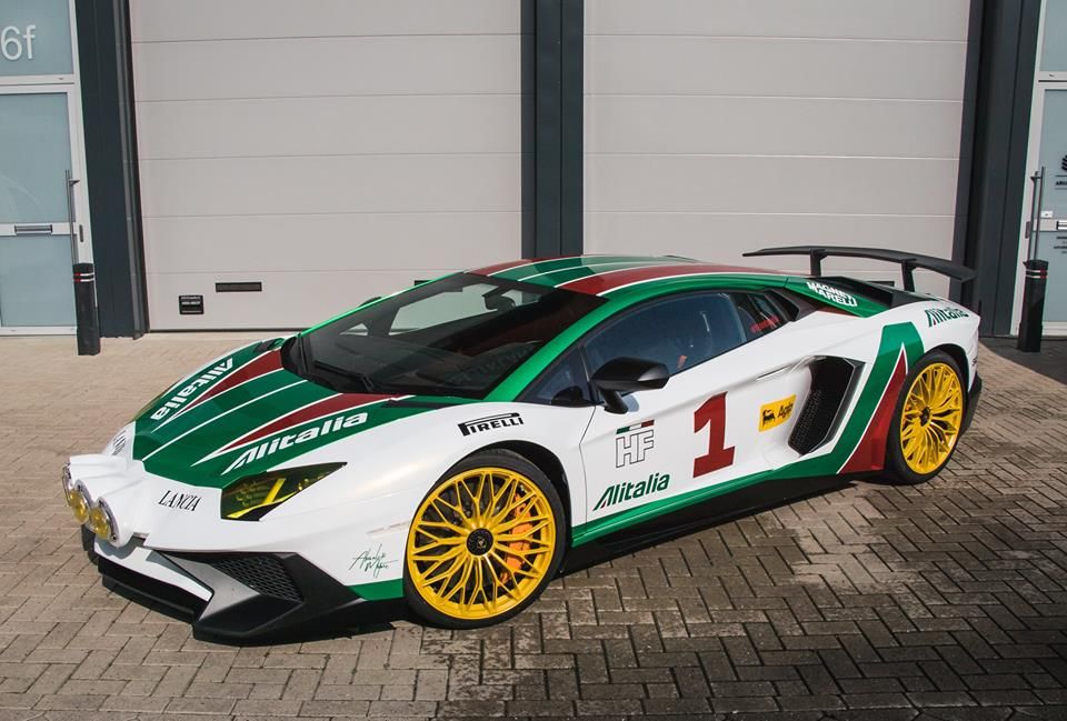 15 Photos Of Supercar Vinyl Wraps That Paid Off