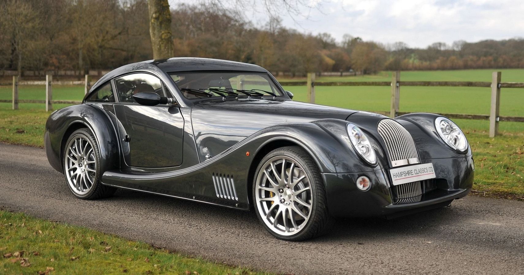 These Are The 10 Coolest British Sports Cars Ever Made