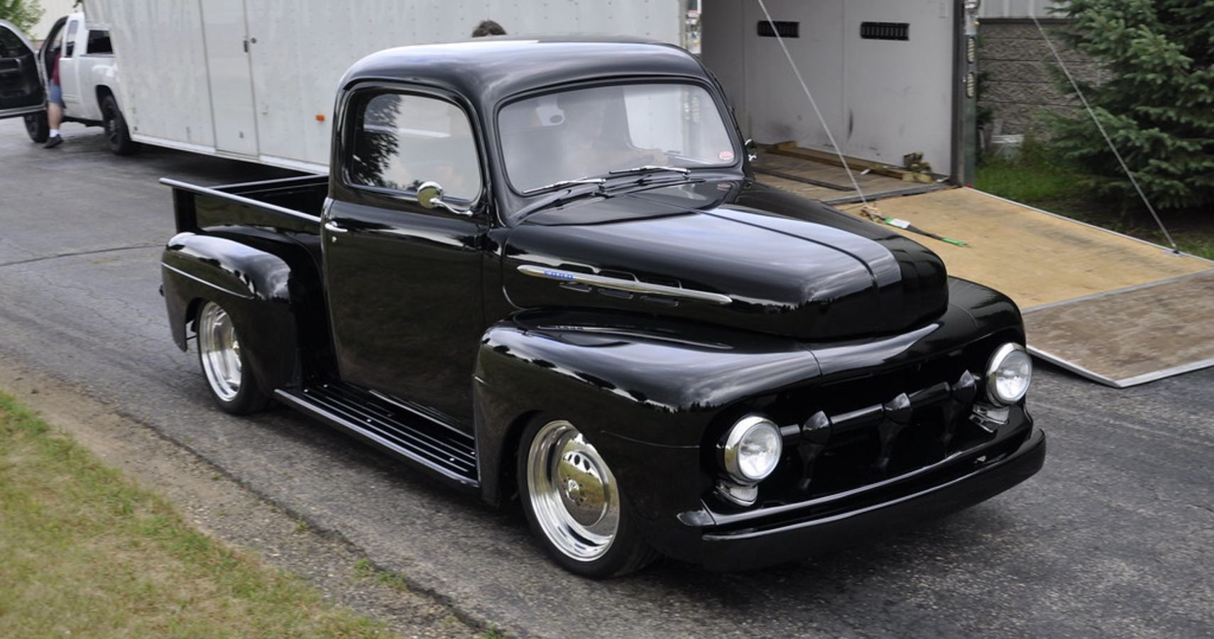 Schwartz Performance Unveils 1952 Ford F1 Restomod