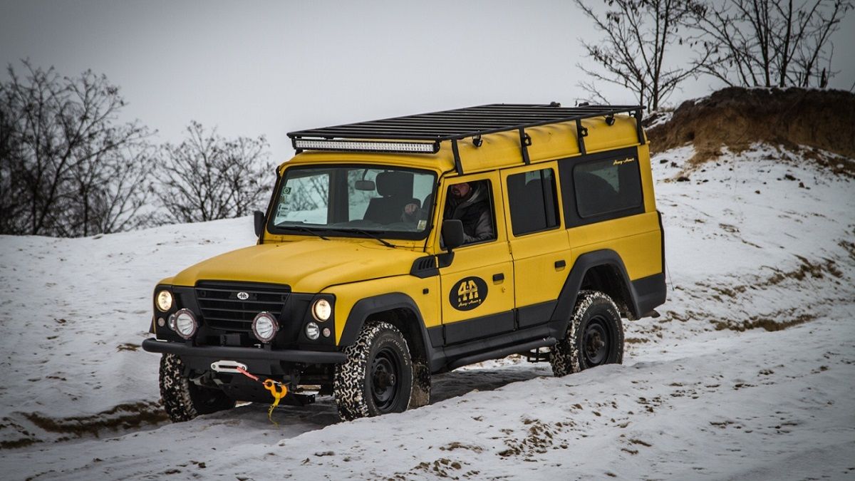 8 Best Foreign Off-Road Cars (8 American Off-Roaders We’d Rather Drive)