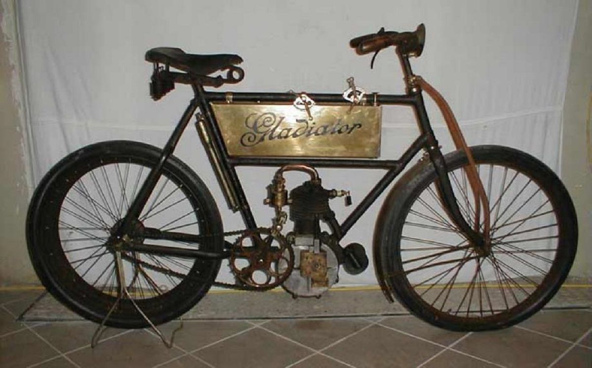 The First 16 Motorcycles Ever Produced