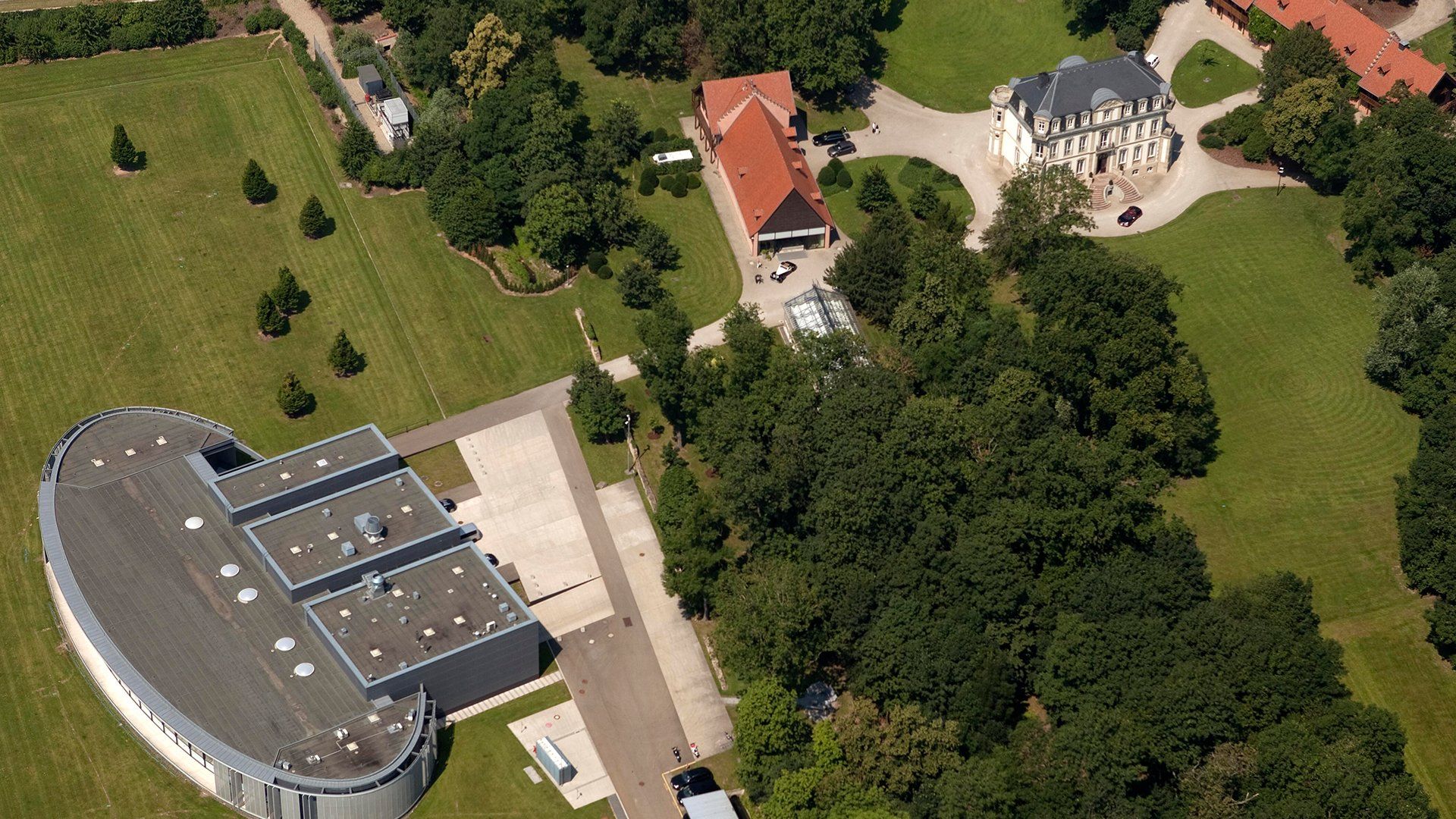 This Is What The World's Greatest Car Factories Look Like